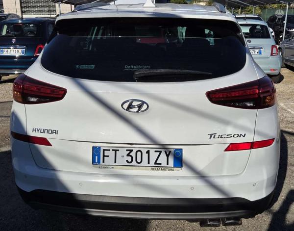 White Hyundai Tucson 2019 in Panevezys, with an engine capacity of 1.60 L and mileage of 119 thousand km for 13800 €, photo 5 on AUTOMOTO.COM.LV