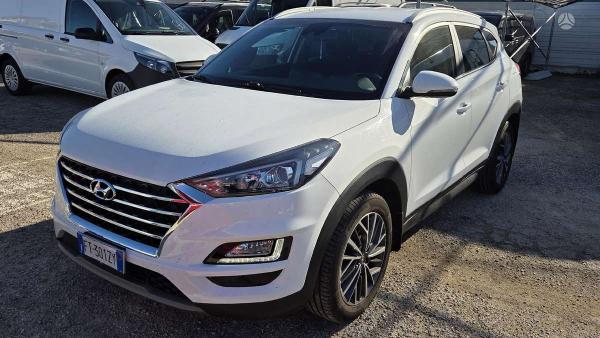 White Hyundai Tucson 2019 in Panevezys, with an engine capacity of 1.60 L and mileage of 119 thousand km for 13800 €, photo 8 on AUTOMOTO.COM.LV