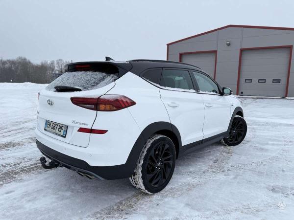 White Hyundai Tucson 2019 in Taurage, with an engine capacity of 1.60 L and mileage of 167 thousand km for 13400 €, photo 8 on AUTOMOTO.COM.LV