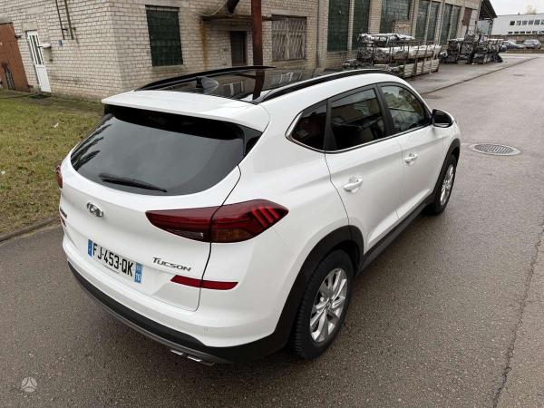 White Hyundai Tucson 2019 in Alytus, with an engine capacity of 1.60 L and mileage of 93 thousand km for 13500 €, photo 3 on AUTOMOTO.COM.LV