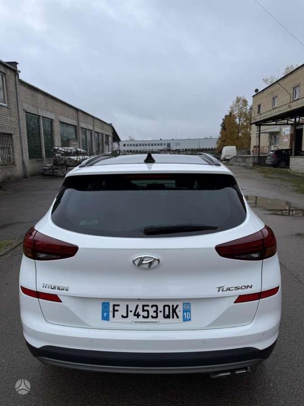White Hyundai Tucson 2019 in Alytus, with an engine capacity of 1.60 L and mileage of 93 thousand km for 13500 €, photo 5 on AUTOMOTO.COM.LV
