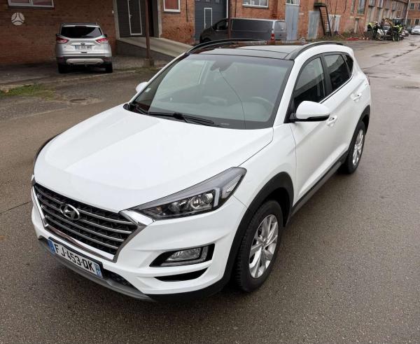 White Hyundai Tucson 2019 in Alytus, with an engine capacity of 1.60 L and mileage of 93 thousand km for 13500 €, photo 8 on AUTOMOTO.COM.LV