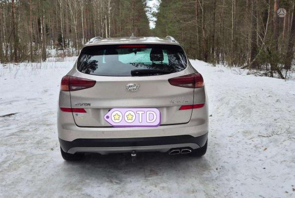 White Hyundai Tucson 2019 in Druskininkai, with an engine capacity of 1.60 L and mileage of 136 thousand km for 15000 €, photo 2 on AUTOMOTO.COM.LV