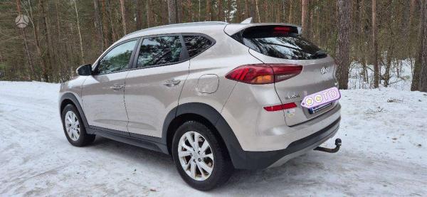 White Hyundai Tucson 2019 in Druskininkai, with an engine capacity of 1.60 L and mileage of 136 thousand km for 15000 €, photo 4 on AUTOMOTO.COM.LV