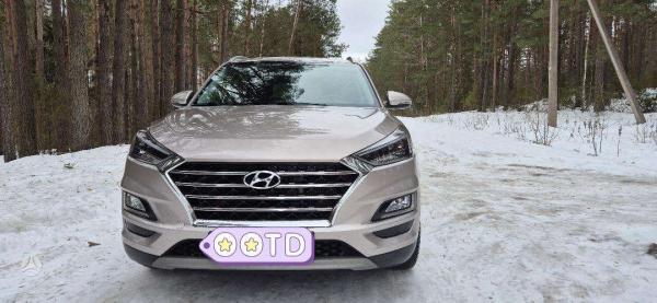White Hyundai Tucson 2019 in Druskininkai, with an engine capacity of 1.60 L and mileage of 136 thousand km for 15000 €, photo 6 on AUTOMOTO.COM.LV