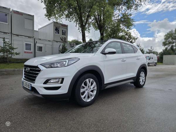 White Hyundai Tucson 2019 in Klaipeda, with an engine capacity of 1.60 L and mileage of 180 thousand km for 14200 €, photo 4 on AUTOMOTO.COM.LV