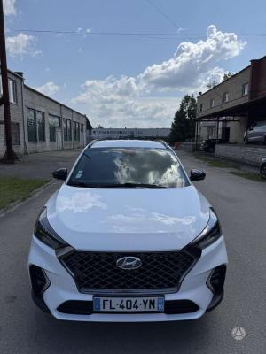White Hyundai Tucson 2019 in Alytus, with an engine capacity of 1.60 L and mileage of 139 thousand km for 14700 €, photo 4 on AUTOMOTO.COM.LV