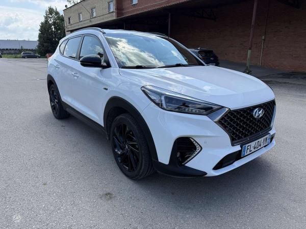 White Hyundai Tucson 2019 in Alytus, with an engine capacity of 1.60 L and mileage of 139 thousand km for 14700 €, photo 5 on AUTOMOTO.COM.LV