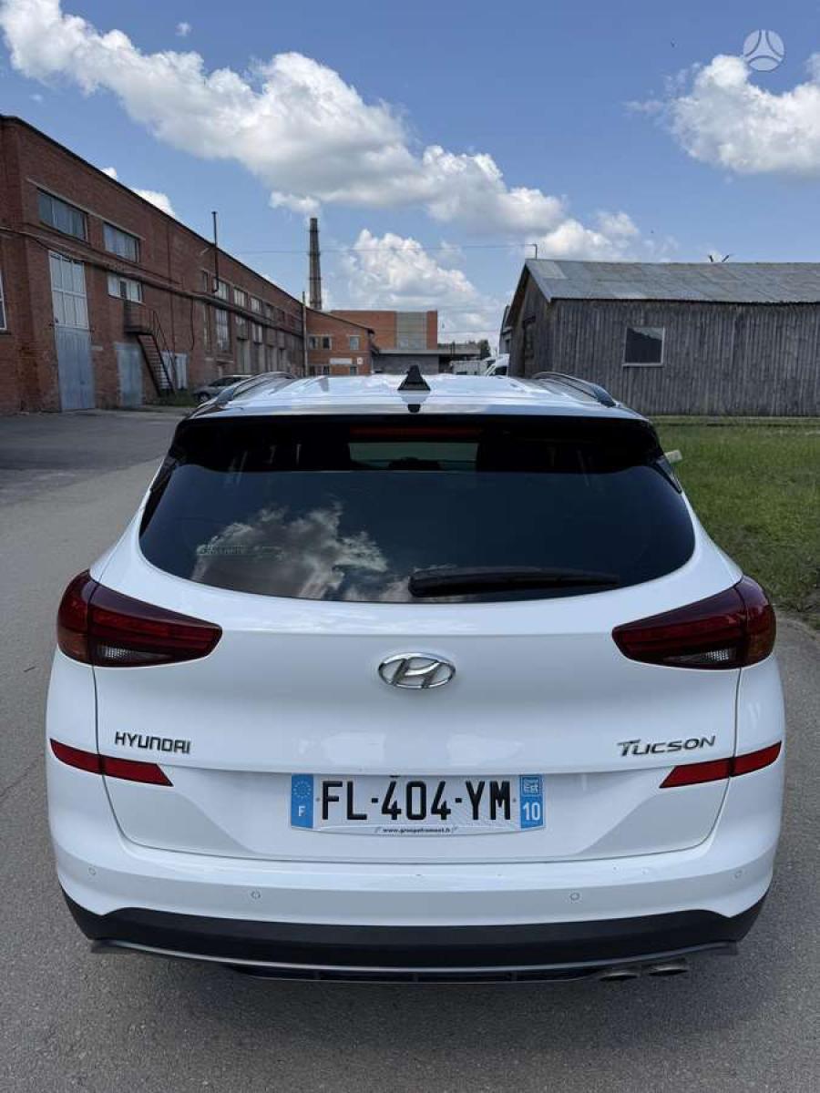 White Hyundai Tucson 2019 in Alytus, with an engine capacity of 1.60 L and mileage of 139 thousand km for 14700 €, photo 9 on AUTOMOTO.COM.LV