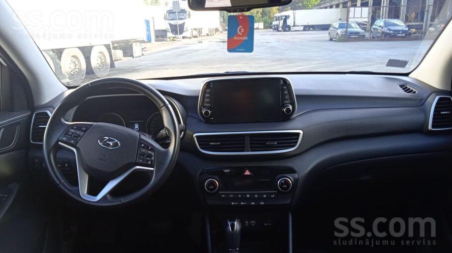 White Hyundai Tucson 2019 in Riga, with an engine capacity of 1.60 L and mileage of 168 thousand km for 12000 €, photo 6 on AUTOMOTO.COM.LV