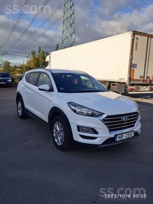 White Hyundai Tucson 2019 in Riga, with an engine capacity of 1.60 L and mileage of 168 thousand km for 12000 €, photo 8 on AUTOMOTO.COM.LV