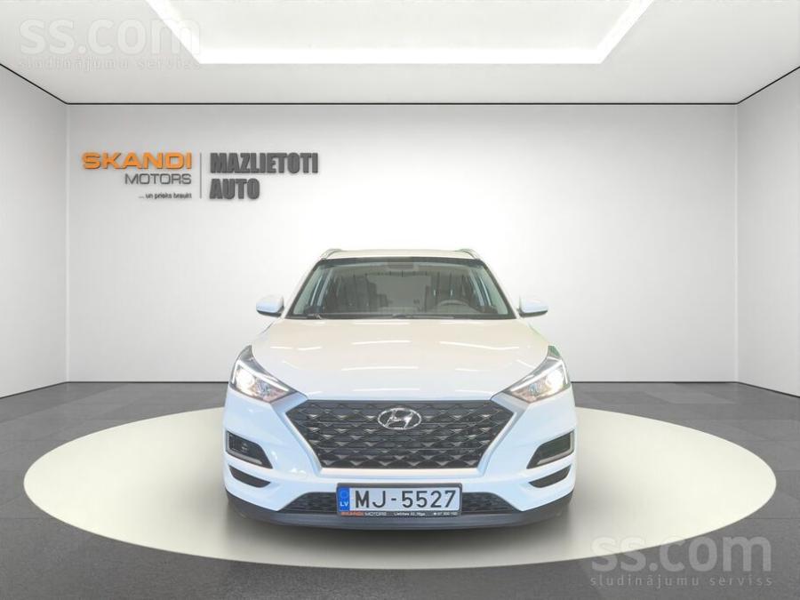White Hyundai Tucson 2019 in Riga, with an engine capacity of 1.60 L and mileage of 64 thousand km for 13990 €, photo 3 on AUTOMOTO.COM.LV