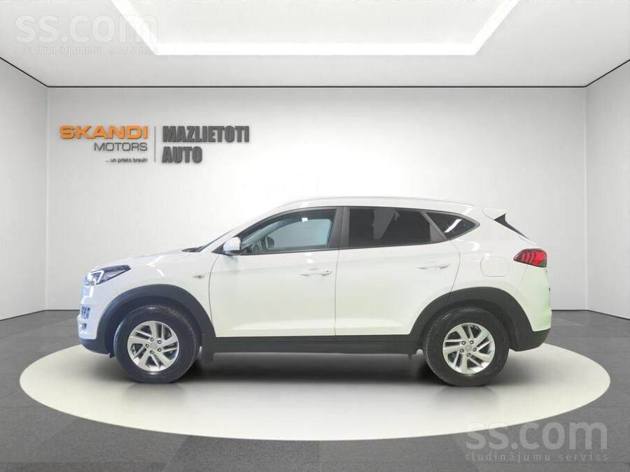 White Hyundai Tucson 2019 in Riga, with an engine capacity of 1.60 L and mileage of 64 thousand km for 13990 €, photo 4 on AUTOMOTO.COM.LV