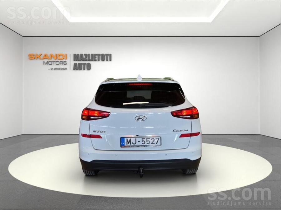 White Hyundai Tucson 2019 in Riga, with an engine capacity of 1.60 L and mileage of 64 thousand km for 13990 €, photo 6 on AUTOMOTO.COM.LV
