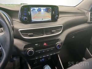 White Hyundai Tucson 2019 in Riga, with an engine capacity of 1.60 L and mileage of 64 thousand km for 13990 €, photo 16 on AUTOMOTO.COM.LV