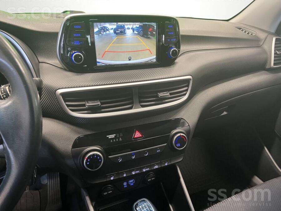 White Hyundai Tucson 2019 in Riga, with an engine capacity of 1.60 L and mileage of 64 thousand km for 13990 €, photo 16 on AUTOMOTO.COM.LV