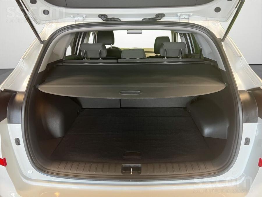 White Hyundai Tucson 2019 in Riga, with an engine capacity of 1.60 L and mileage of 64 thousand km for 13990 €, photo 18 on AUTOMOTO.COM.LV