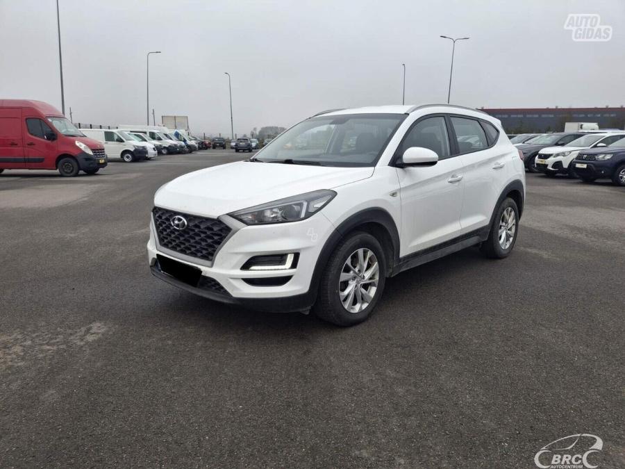 White Hyundai Tucson 2020 in Avizieniai, with an engine capacity of 2.00 L and mileage of 127 thousand km for 12900 €, photo 2 on AUTOMOTO.COM.LV