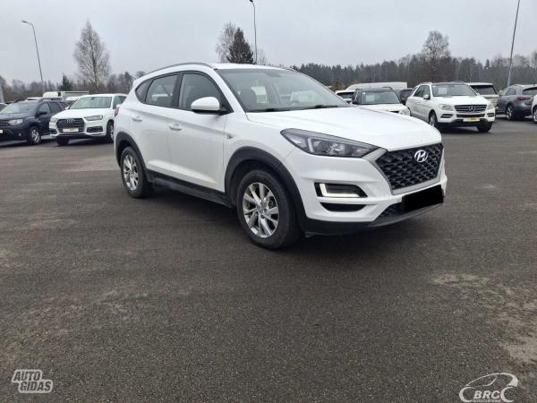 White Hyundai Tucson 2020 in Avizieniai, with an engine capacity of 2.00 L and mileage of 127 thousand km for 12900 €, photo 3 on AUTOMOTO.COM.LV