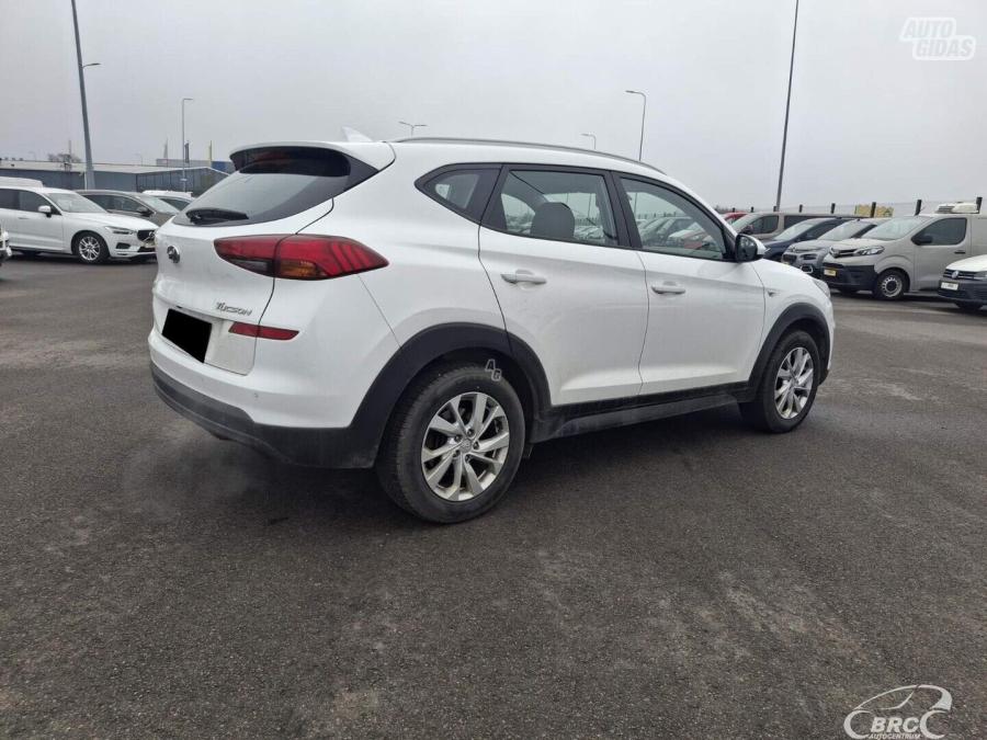 White Hyundai Tucson 2020 in Avizieniai, with an engine capacity of 2.00 L and mileage of 127 thousand km for 12900 €, photo 12 on AUTOMOTO.COM.LV