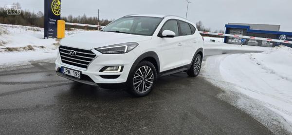 White Hyundai Tucson 2020 in Vilnius, with an engine capacity of 1.60 L and mileage of 79 thousand km for 18900 €, photo 1 on AUTOMOTO.COM.LV