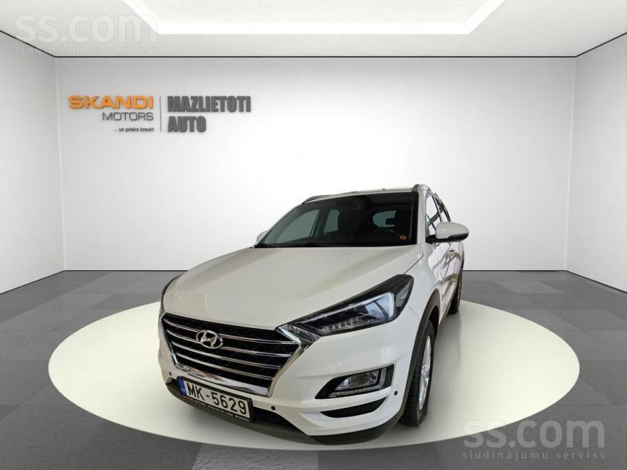 White Hyundai Tucson 2020 in Liepaja, with an engine capacity of 1.60 L and mileage of 82 thousand km for 14990 €, photo 4 on AUTOMOTO.COM.LV