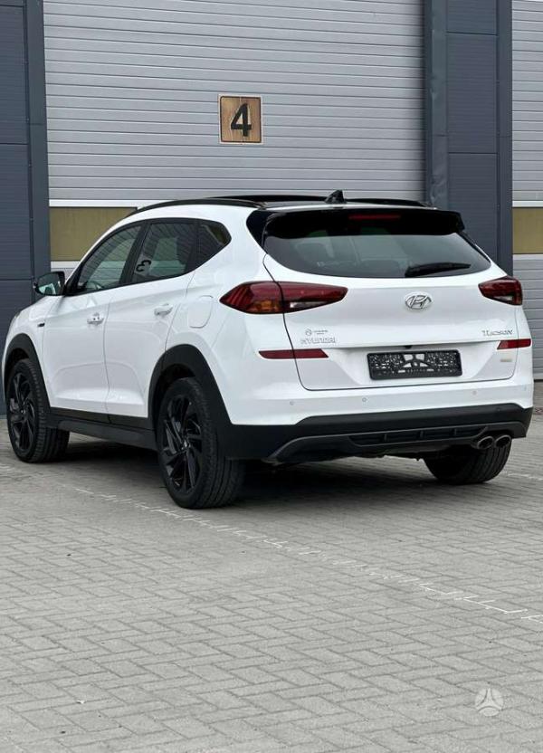White Hyundai Tucson 2020 in Kretinga, with an engine capacity of 1.60 L and mileage of 118 thousand km for 16999 €, photo 8 on AUTOMOTO.COM.LV