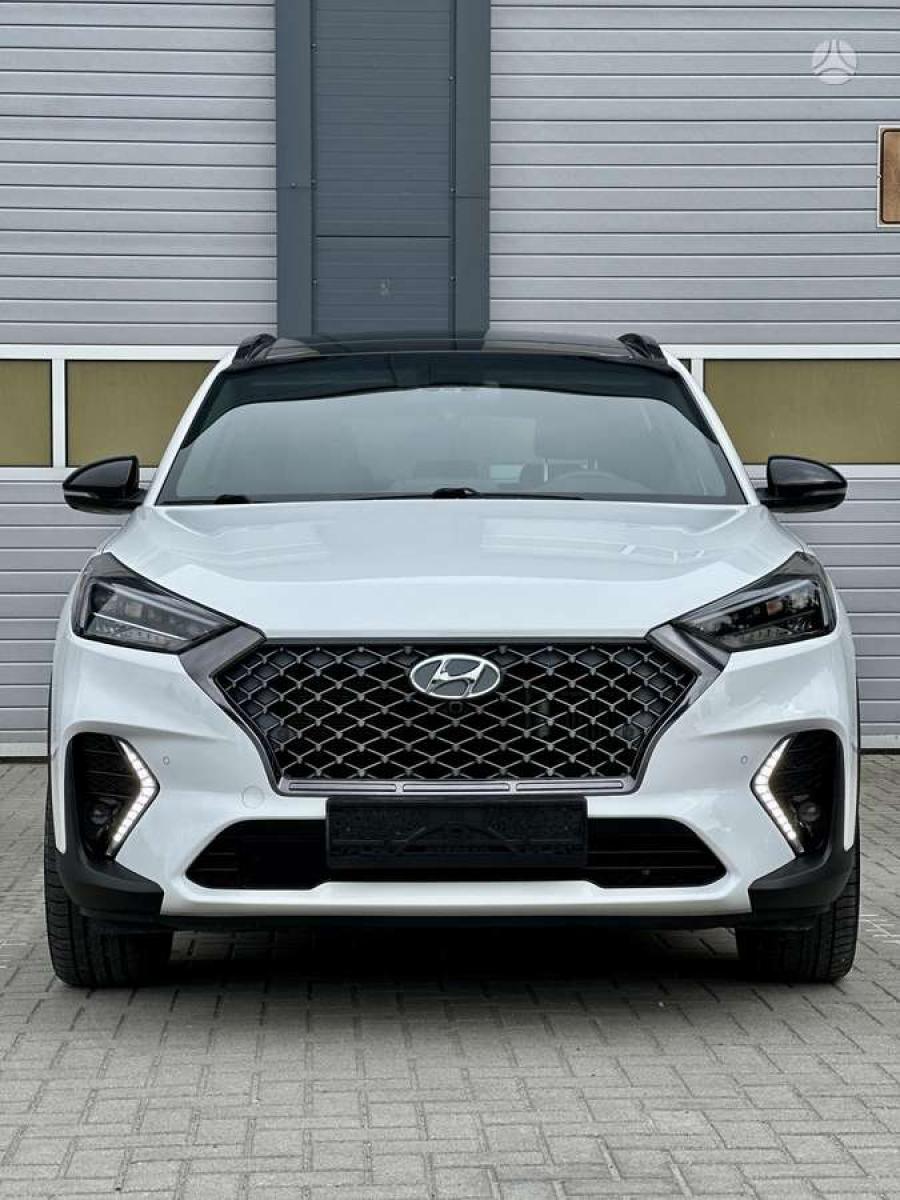 White Hyundai Tucson 2020 in Kretinga, with an engine capacity of 1.60 L and mileage of 118 thousand km for 16999 €, photo 3 on AUTOMOTO.COM.LV