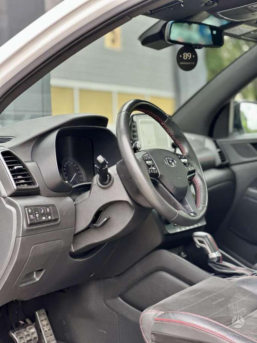 White Hyundai Tucson 2020 in Kretinga, with an engine capacity of 1.60 L and mileage of 118 thousand km for 16999 €, photo 12 on AUTOMOTO.COM.LV