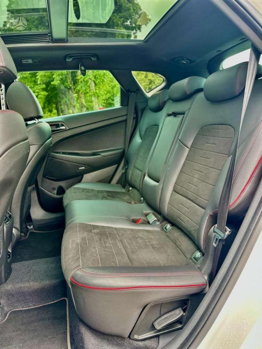 White Hyundai Tucson 2020 in Kretinga, with an engine capacity of 1.60 L and mileage of 118 thousand km for 16999 €, photo 15 on AUTOMOTO.COM.LV
