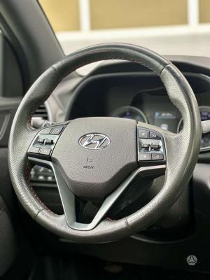 White Hyundai Tucson 2020 in Kretinga, with an engine capacity of 1.60 L and mileage of 118 thousand km for 16999 €, photo 17 on AUTOMOTO.COM.LV
