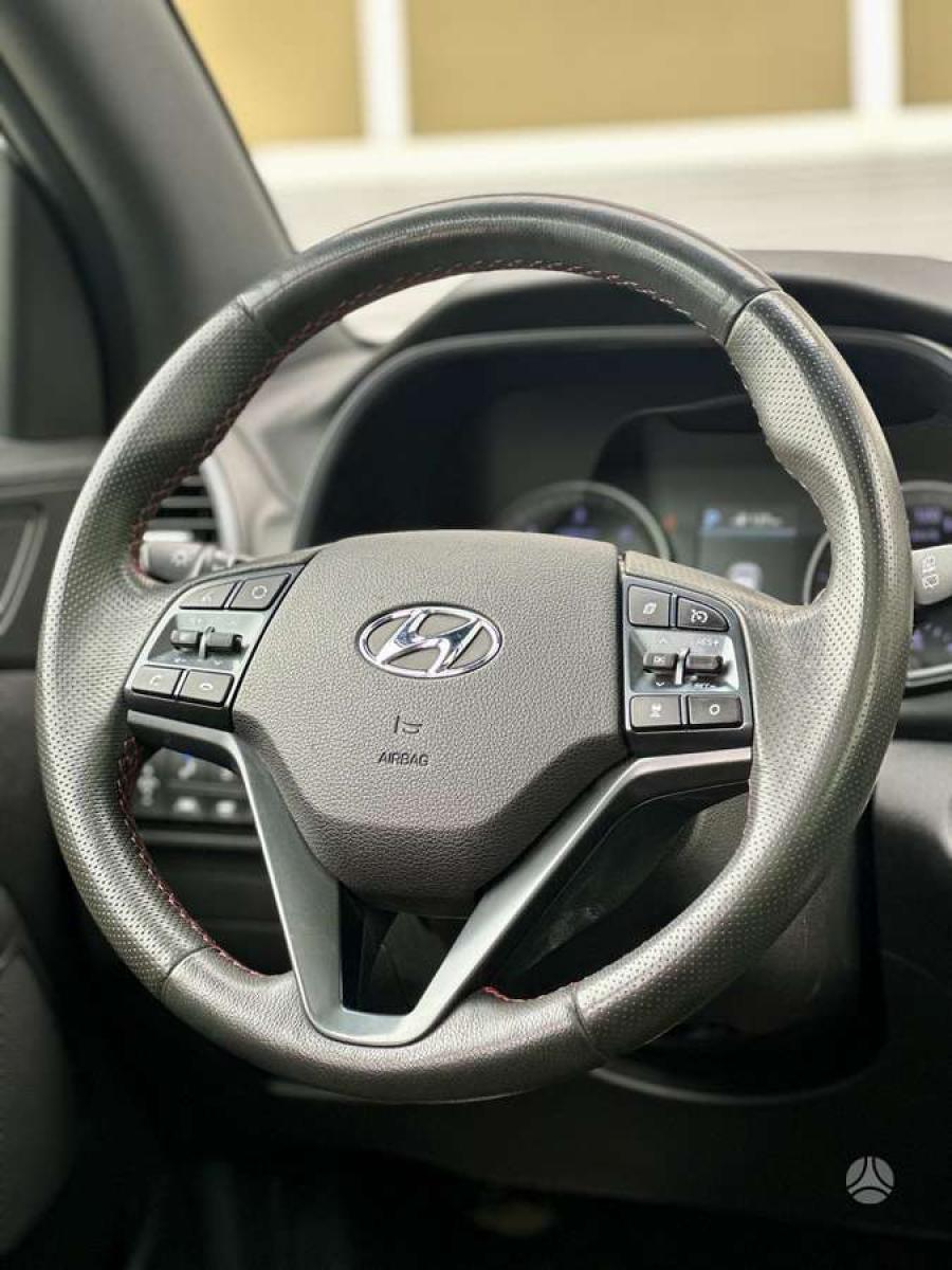 White Hyundai Tucson 2020 in Kretinga, with an engine capacity of 1.60 L and mileage of 118 thousand km for 16999 €, photo 17 on AUTOMOTO.COM.LV