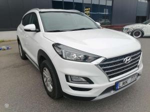 White Hyundai Tucson 2020 in Klaipeda, with an engine capacity of 1.60 L and mileage of 223 thousand km for 12800 €, photo  on AUTOMOTO.COM.LV