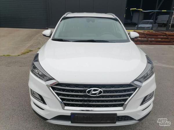 White Hyundai Tucson 2020 in Klaipeda, with an engine capacity of 1.60 L and mileage of 220 thousand km for 12990 €, photo 2 on AUTOMOTO.COM.LV