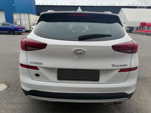 White Hyundai Tucson 2020 in Klaipeda, with an engine capacity of 1.60 L and mileage of 220 thousand km for 12990 €, photo 5 on AUTOMOTO.COM.LV
