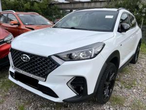 White Hyundai Tucson 2020 in Panevezys, with an engine capacity of 1.60 L and mileage of 100 thousand km for 10999 €, photo 3 on AUTOMOTO.COM.LV