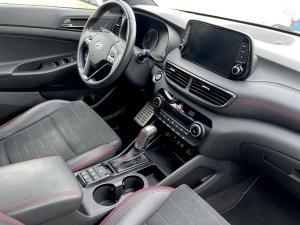 White Hyundai Tucson 2020 in Panevezys, with an engine capacity of 1.60 L and mileage of 100 thousand km for 10999 €, photo 19 on AUTOMOTO.COM.LV