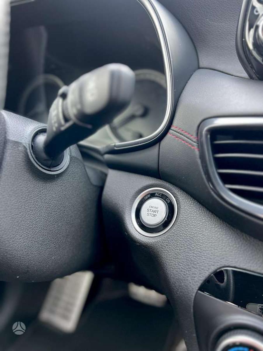 White Hyundai Tucson 2020 in Panevezys, with an engine capacity of 1.60 L and mileage of 100 thousand km for 10999 €, photo 26 on AUTOMOTO.COM.LV