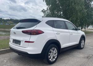 White Hyundai Tucson 2020 in Vilnius, with an engine capacity of 1.59 L and mileage of 178 thousand km for 13750 €, photo 4 on AUTOMOTO.COM.LV