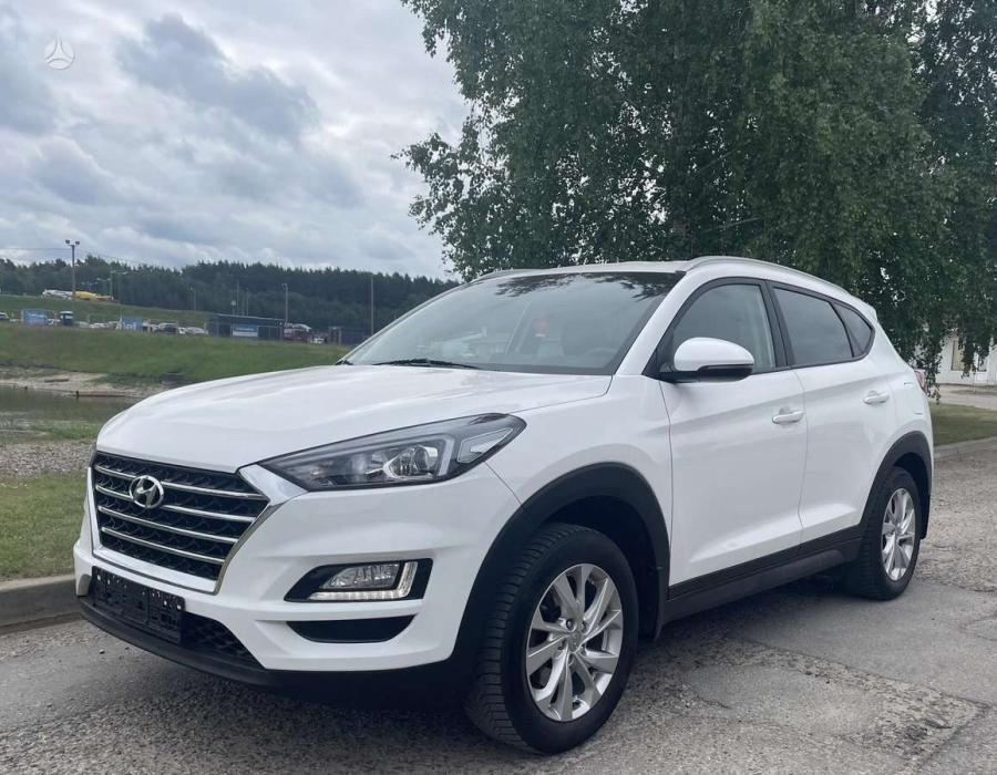 White Hyundai Tucson 2020 in Vilnius, with an engine capacity of 1.59 L and mileage of 178 thousand km for 13750 €, photo 5 on AUTOMOTO.COM.LV