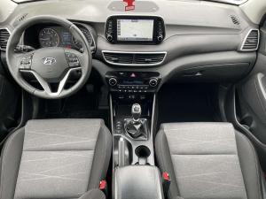 White Hyundai Tucson 2020 in Vilnius, with an engine capacity of 1.59 L and mileage of 178 thousand km for 13750 €, photo 7 on AUTOMOTO.COM.LV