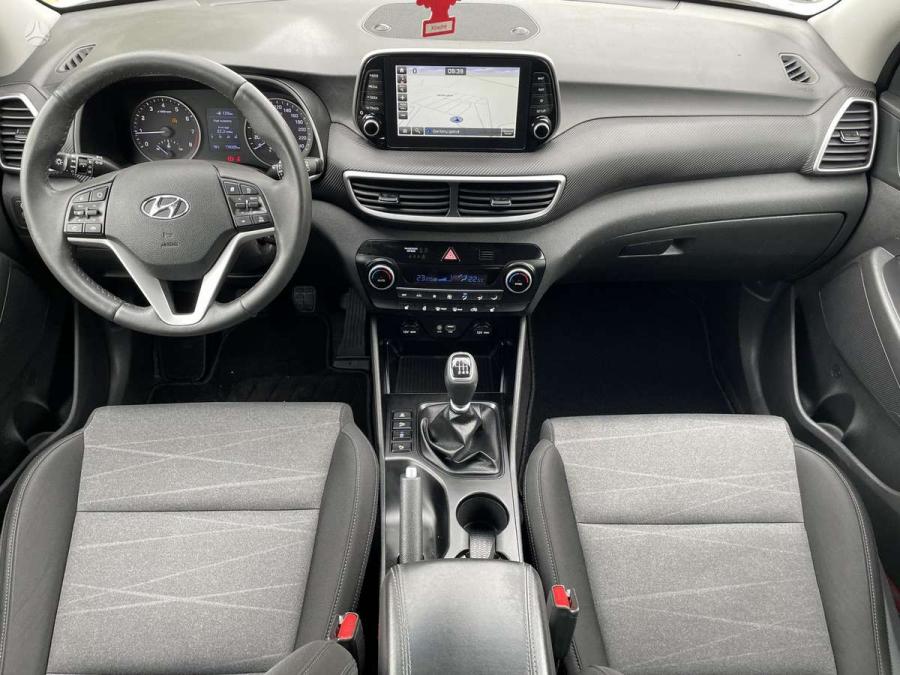 White Hyundai Tucson 2020 in Vilnius, with an engine capacity of 1.59 L and mileage of 178 thousand km for 13750 €, photo 7 on AUTOMOTO.COM.LV