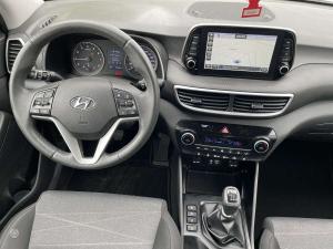 White Hyundai Tucson 2020 in Vilnius, with an engine capacity of 1.59 L and mileage of 178 thousand km for 13750 €, photo 8 on AUTOMOTO.COM.LV