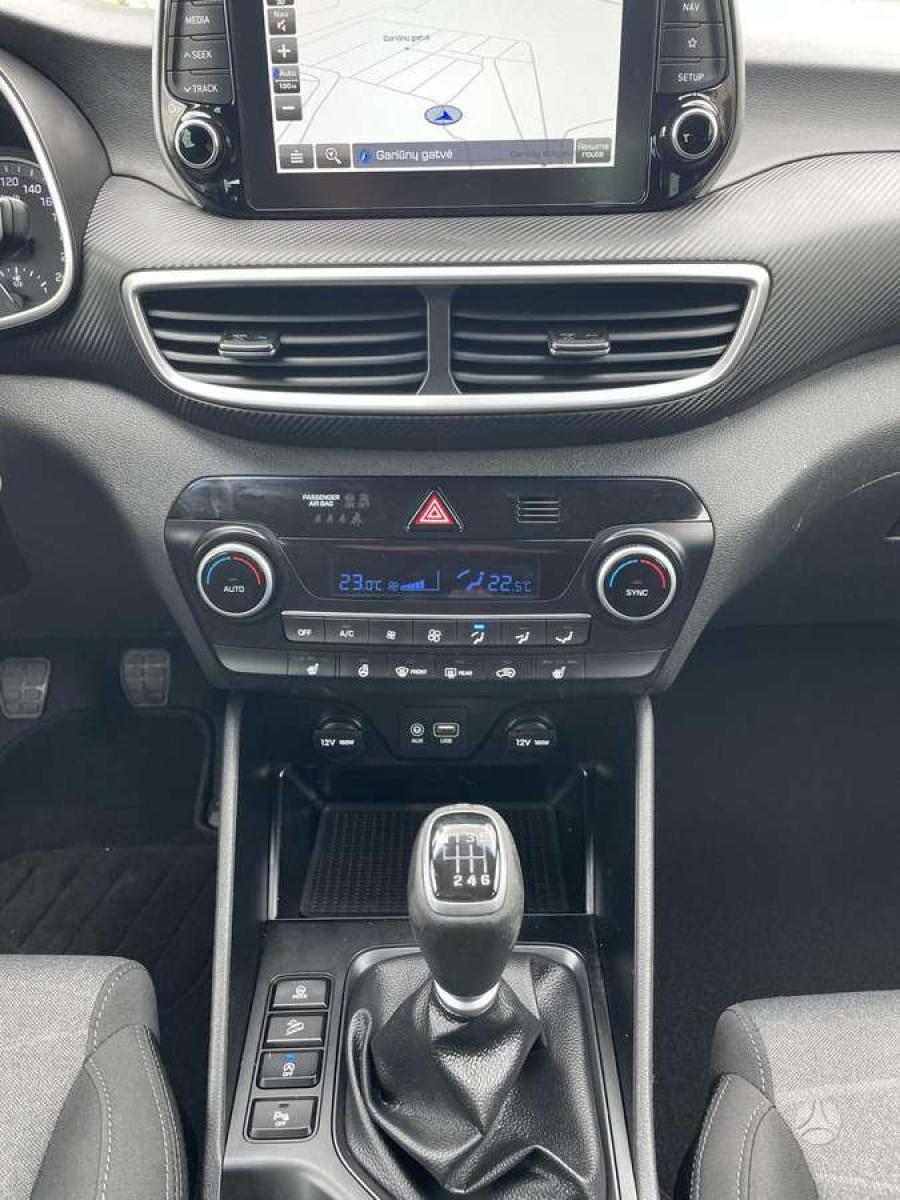 White Hyundai Tucson 2020 in Vilnius, with an engine capacity of 1.59 L and mileage of 178 thousand km for 13750 €, photo 9 on AUTOMOTO.COM.LV