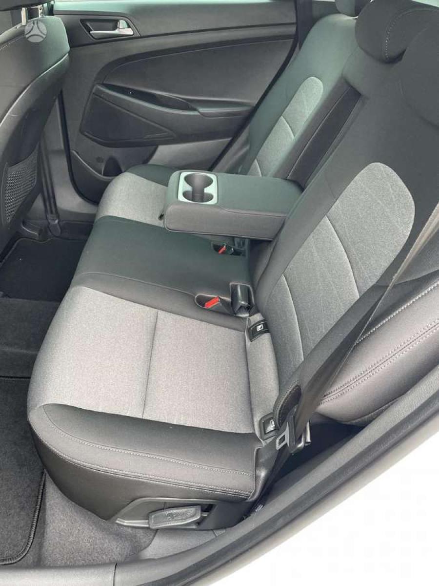 White Hyundai Tucson 2020 in Vilnius, with an engine capacity of 1.59 L and mileage of 178 thousand km for 13750 €, photo 11 on AUTOMOTO.COM.LV