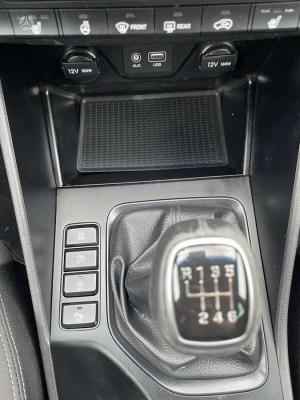 White Hyundai Tucson 2020 in Vilnius, with an engine capacity of 1.59 L and mileage of 178 thousand km for 13750 €, photo 17 on AUTOMOTO.COM.LV