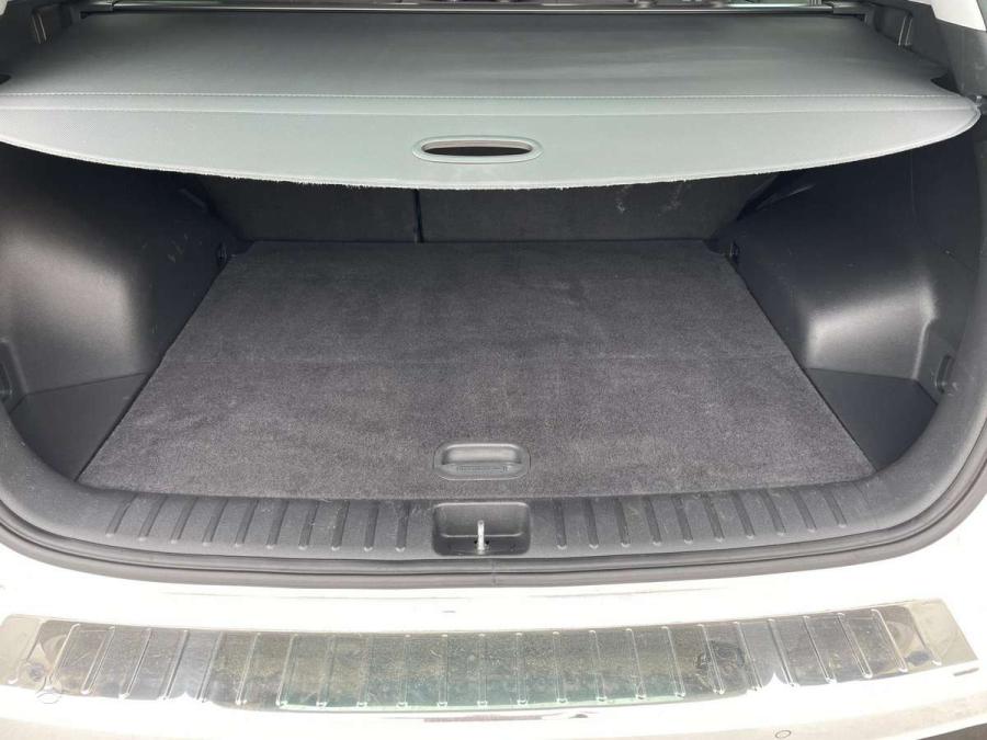 White Hyundai Tucson 2020 in Vilnius, with an engine capacity of 1.59 L and mileage of 178 thousand km for 13750 €, photo 19 on AUTOMOTO.COM.LV