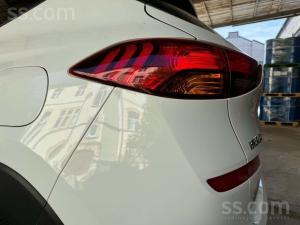 Balts Hyundai Tucson 2020 Rīga, ar dzinēja tilpumu 1.60 L un nobraukumu 99 tūkst. km par 15900 €, foto 29 vietnē AUTOMOTO.COM.LV