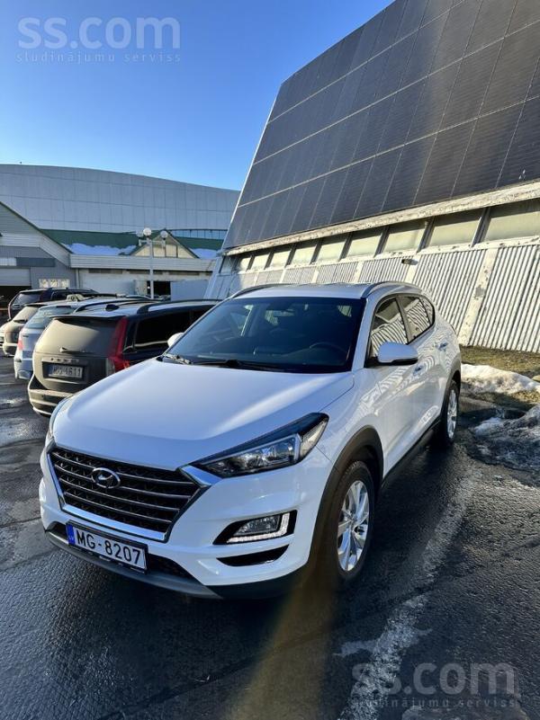 White Hyundai Tucson 2020 in Daugavpils, with an engine capacity of 1.60 L and mileage of 109 thousand km for 18000 €, photo 1 on AUTOMOTO.COM.LV