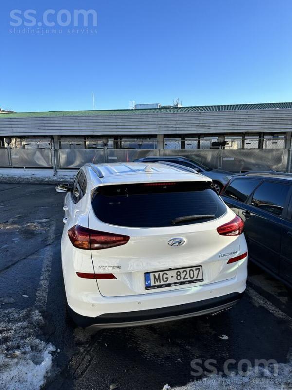 White Hyundai Tucson 2020 in Daugavpils, with an engine capacity of 1.60 L and mileage of 109 thousand km for 18000 €, photo 2 on AUTOMOTO.COM.LV